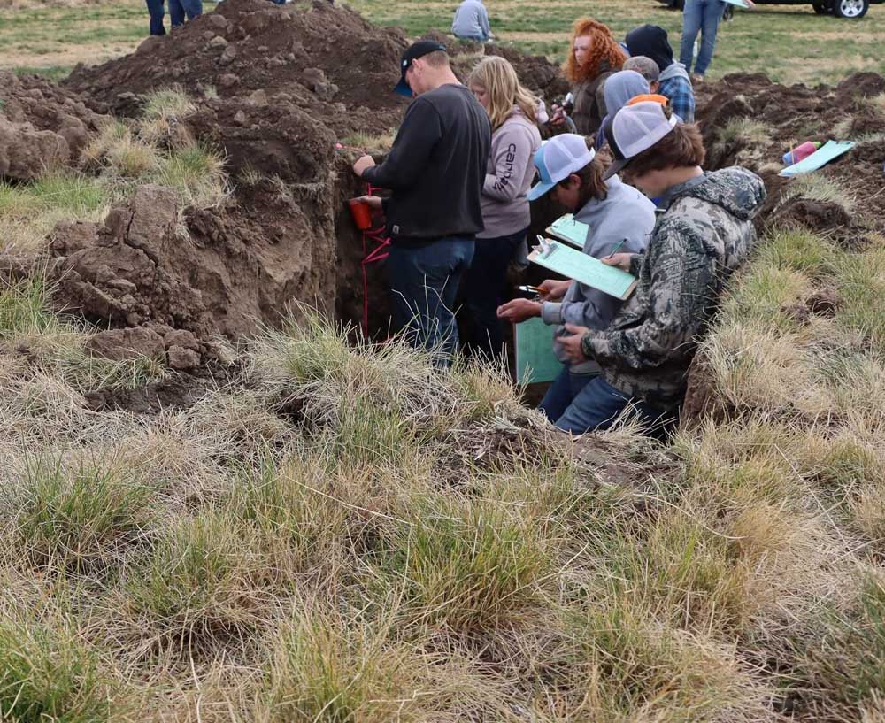 Oregon school district acquires land for an agricultural science lab ...