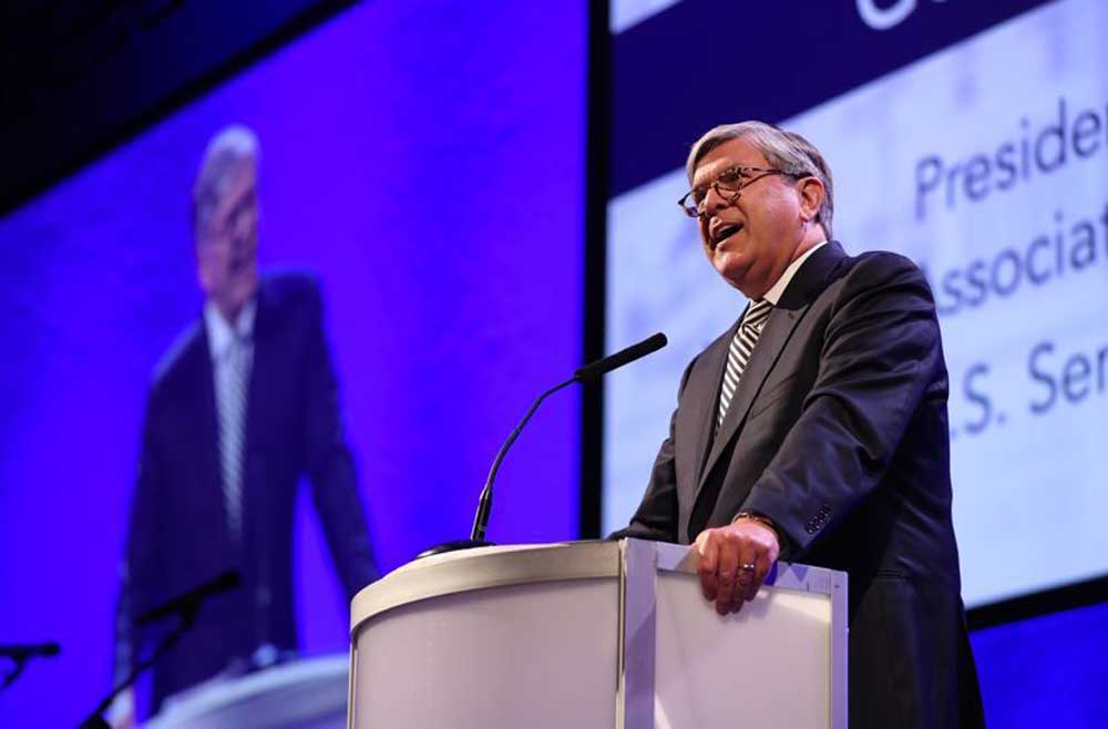 Former Oregon Sen. Gordon Smith stepping down as head of broadcaster ...