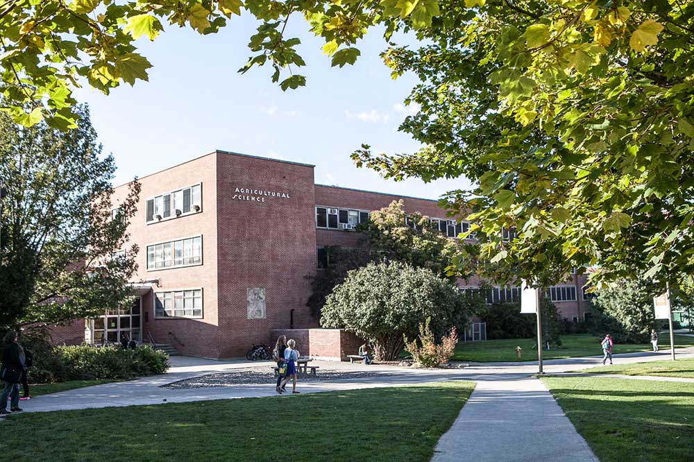 Simplot Family Foundation gift establishes endowed UI ag deanship ...